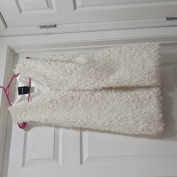 Me Jane | Jackets & Coats | Super Soft And Fluffy Vest | Poshmark